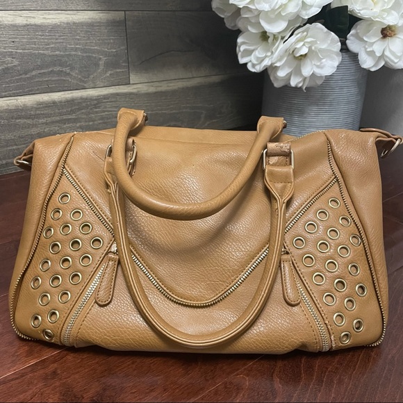 Coco + Carmen | Bags | Coco Carmen Tan Shoulder Bag Purse With Silver ...